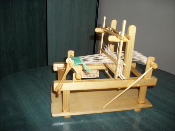 aRTiZaNaT RoMaNeSC: RAZBOI TESUT