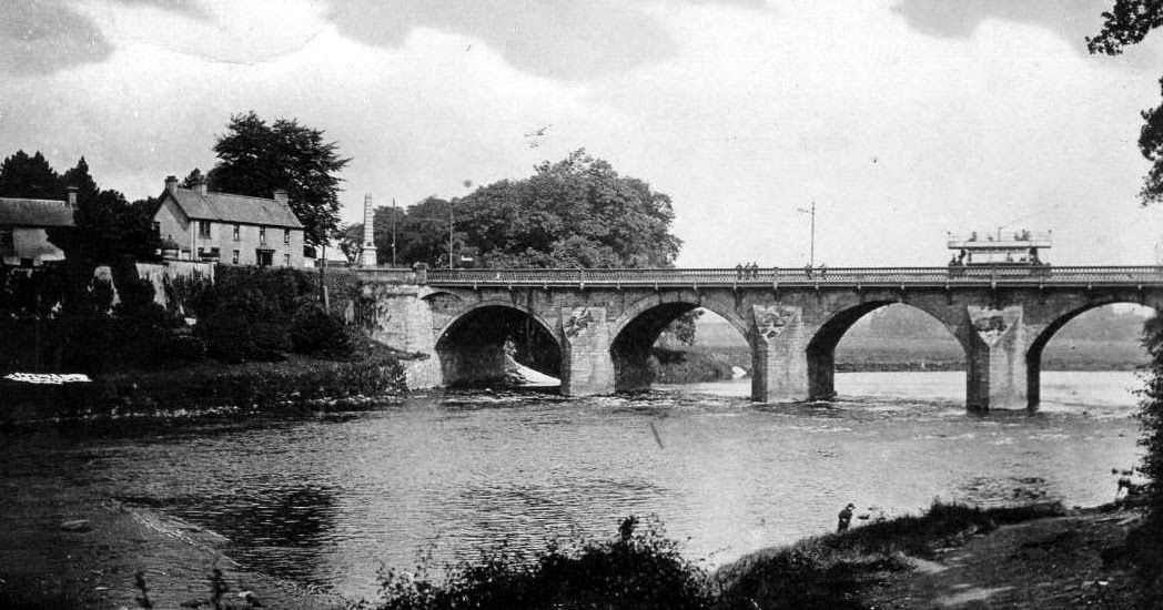 Tour Scotland: Old Photograph Bothwell Bridge Scotland