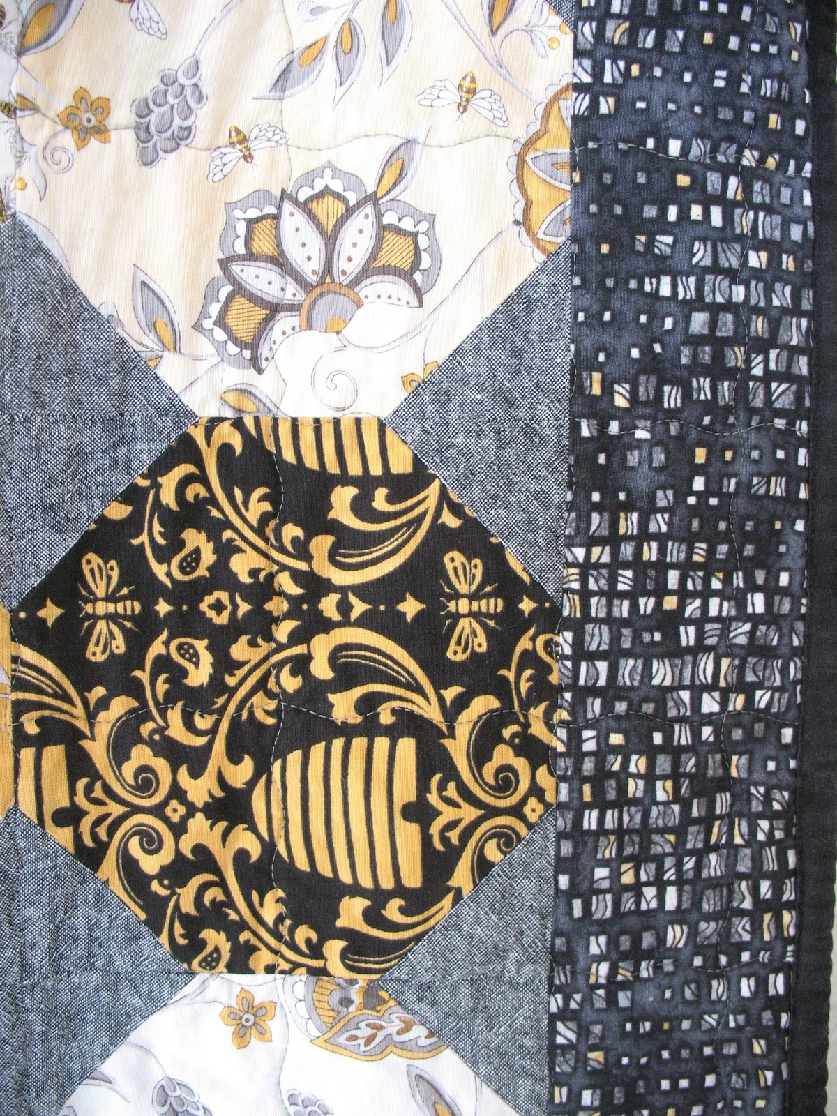 Ye Olde Sweatshop: Accuquilt Snowball Quilt in Bee Creative (# 80)