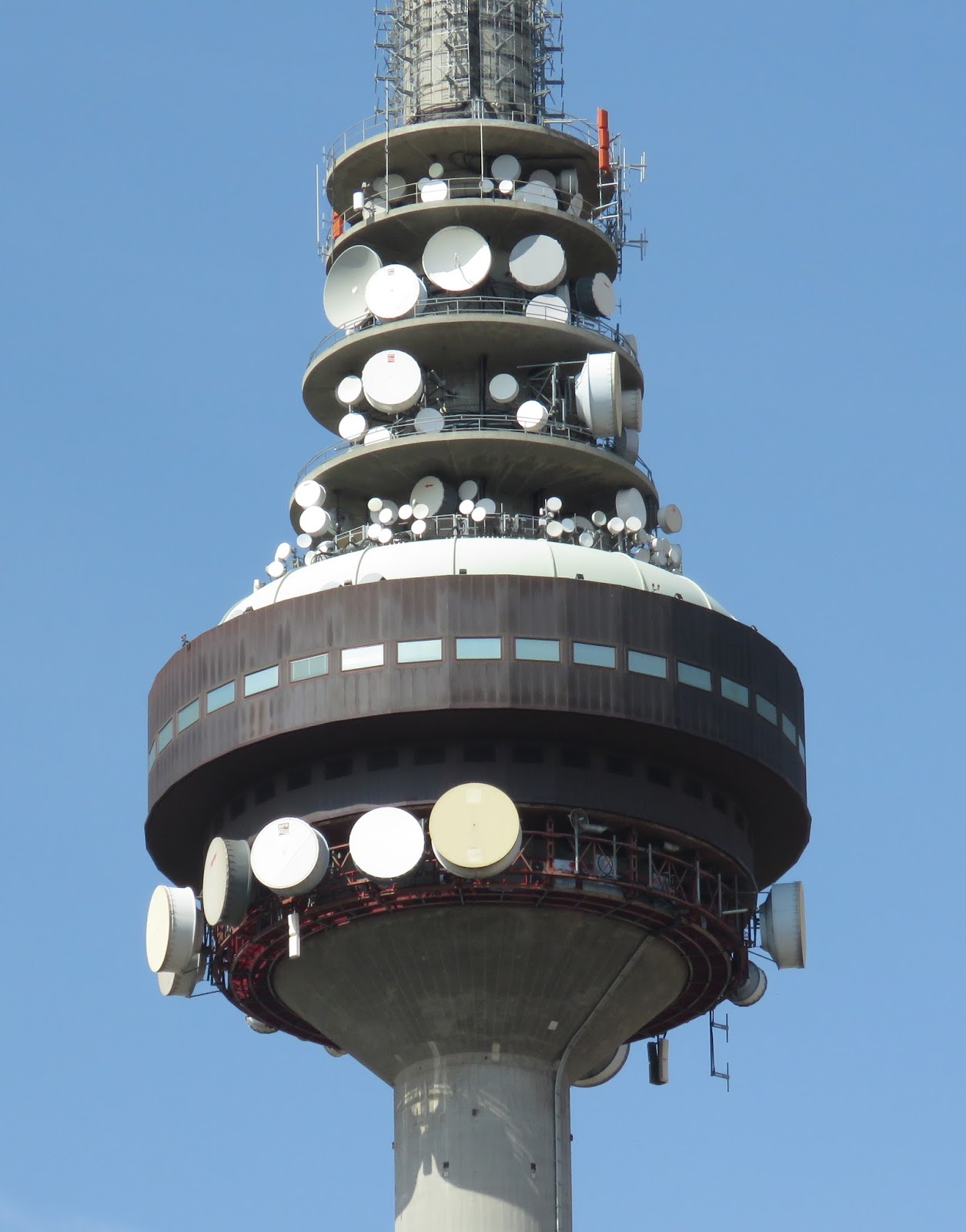 VENTANAS AL PENSAMIENTO: TORRE ESPAÑA: EL PIRULÍ MÁS FAMOSO DE MADRID.