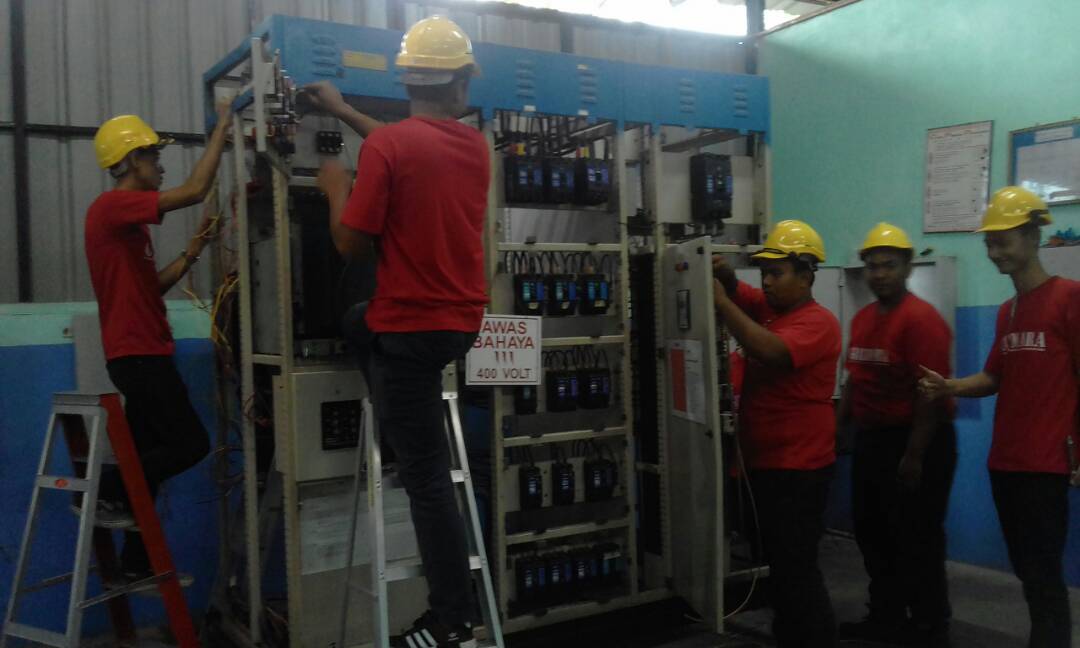 KELAS PW4 GIAT MERBOK: KERJA AMALI KEATAS CUBICLE SWITCHBOARD