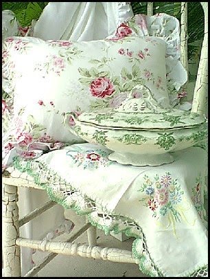 Vintage Vignettes DIY Ideas - The Cottage Market