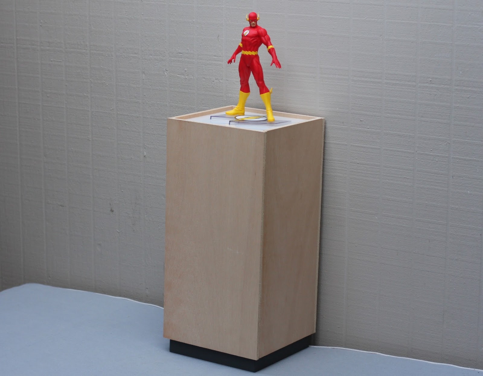 GEEK DIY BAM!: DC COMICS FLASH STATUE DISPLAY PEDESTAL STAND DIY ...