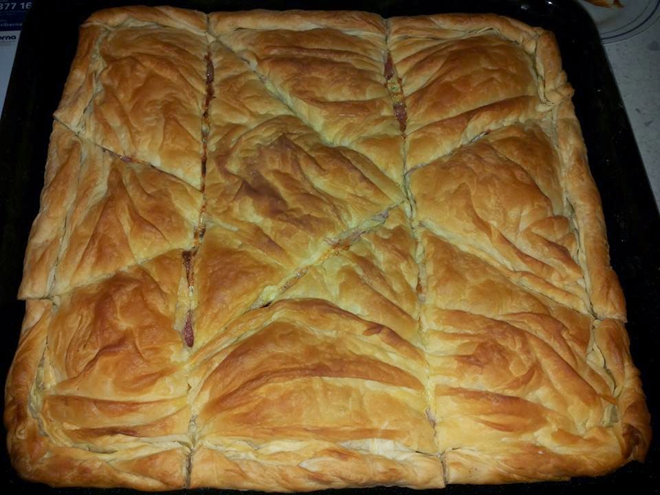 KuzhinaIme.al: Byrek me salcice dhe djath kackavall (Receta nga Silvana ...