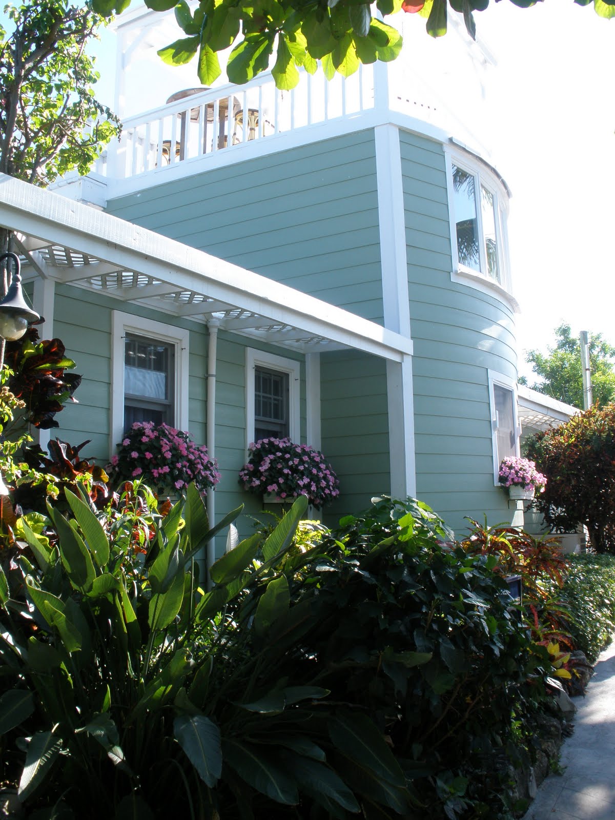 DecoPix by Tiina: Bahamian Architecture