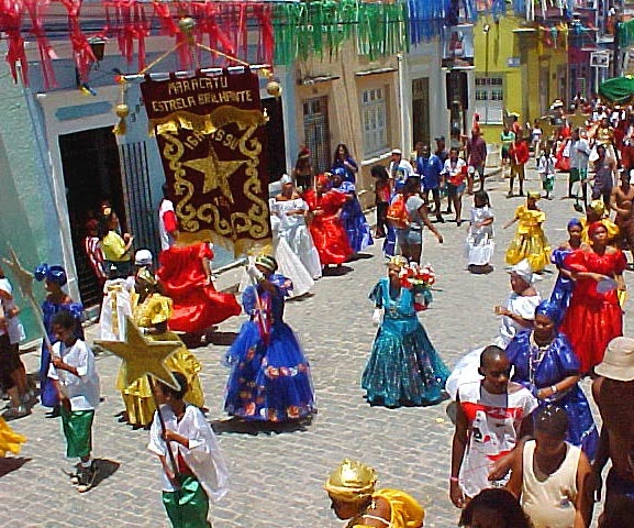 giragiraffa: "O COLORIDO DO MARACATU RURAL"