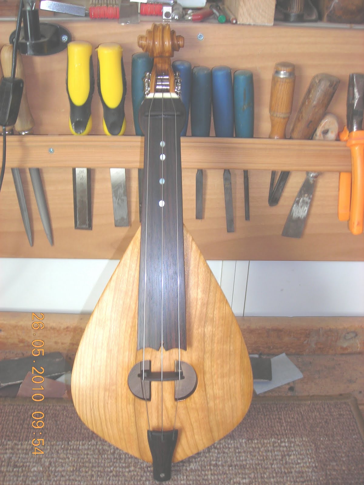ΚΑΛΛΙΤΕΧΝΙΚΟ ΕΡΓΑΣΤΗΡΙ ΛΥΡΑΣ_ATELIER luthier LYRA_Κρητική παραδοσιακή ...