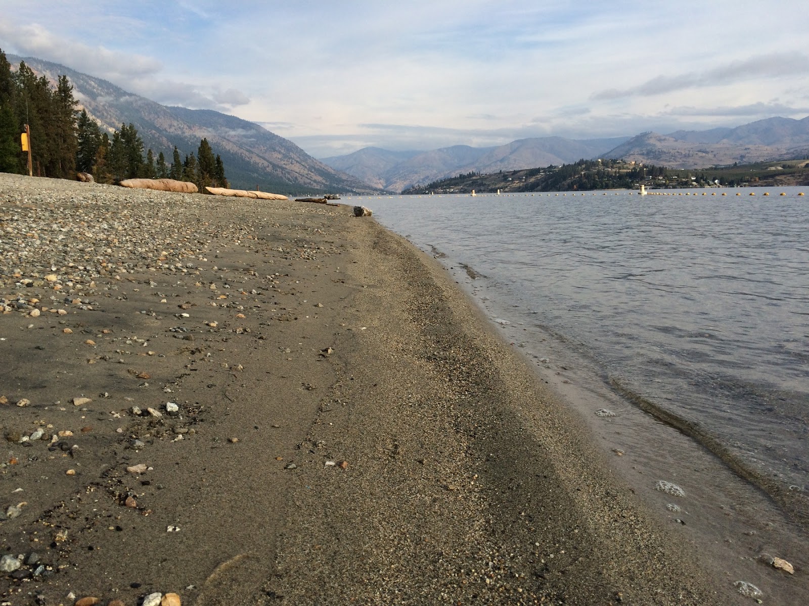 Gravel Beach: Lake Chelan State Park
