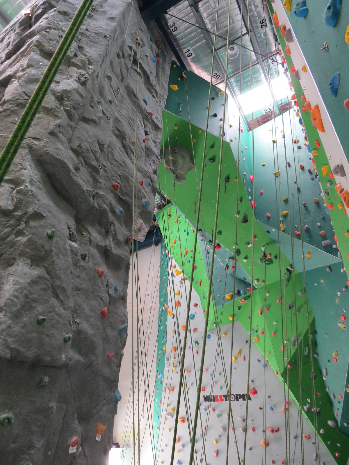 Strandedclimbers: Training- Update....the bouldering cave is starting ...