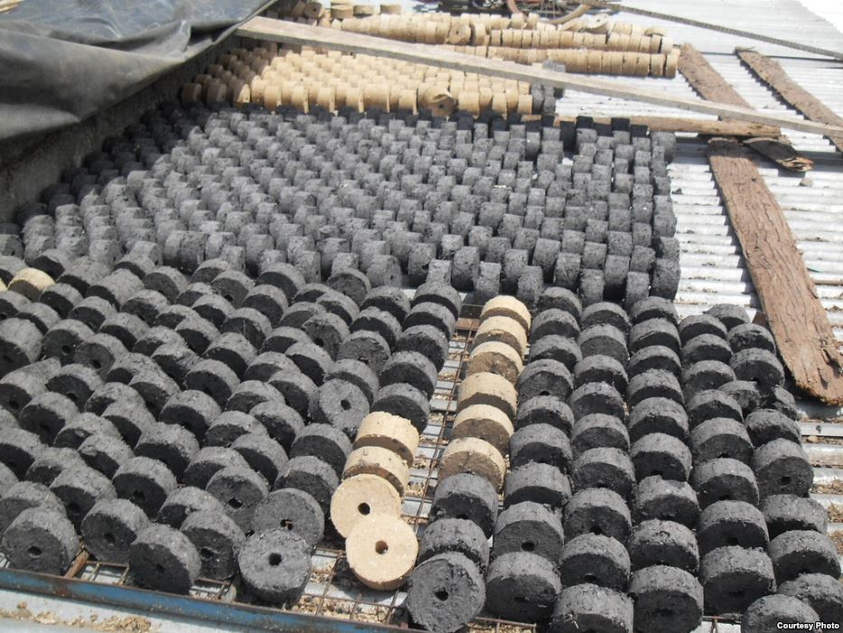 simples teoria: Briquetes e prensa para briquetes