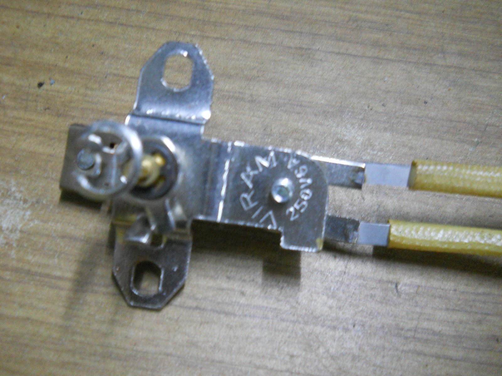 EVER WONDER WHATS INSIDE: INSIDE AN IRON BOX