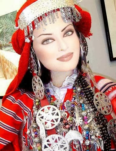Fashion: Libyan traditional costume
