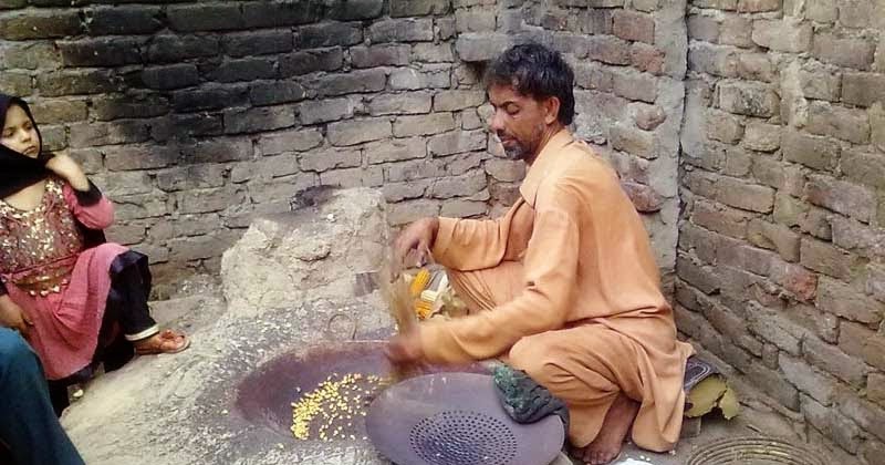 Traditional Roasted Corn Maker | Nature, Cultural, and Travel ...