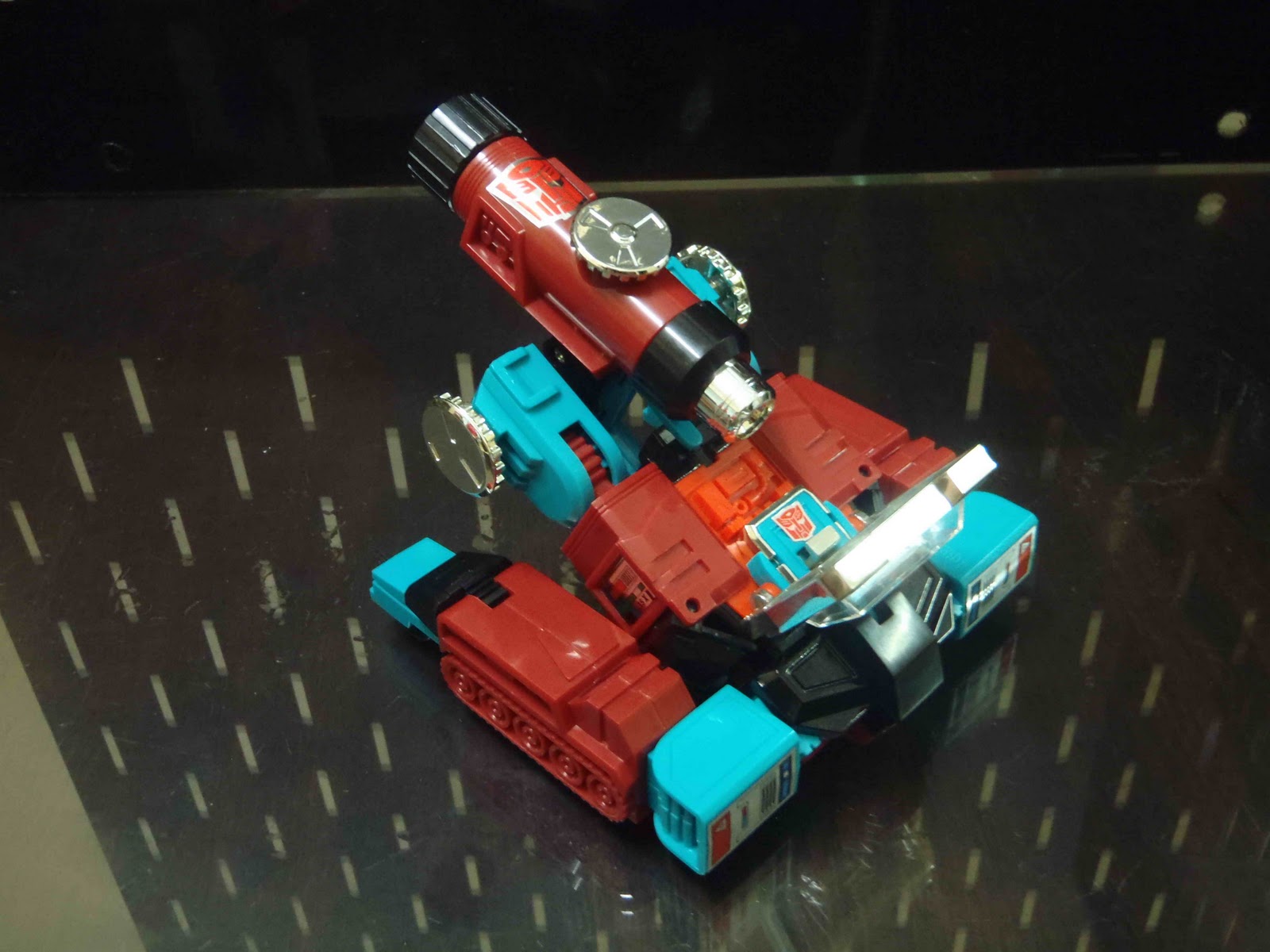 New Planet Cybertron: Transformers Review – G1 Perceptor (Universe ...