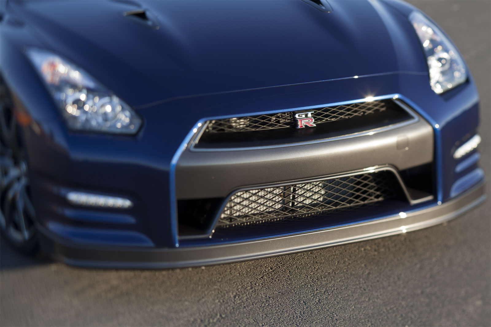 Sports Car Collection: 2012 Nissan GT-R Supercar