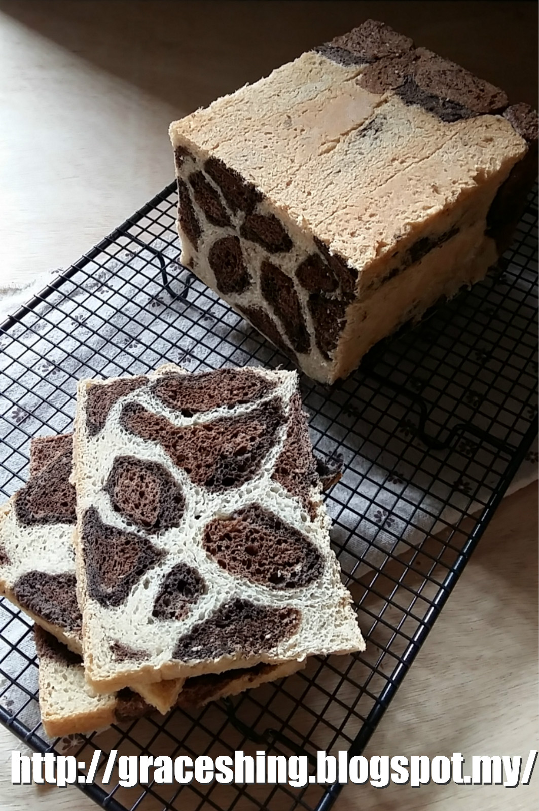 Grace's Blog 欣语心情: 豹纹吐司 Leopard Print Bread Loaf