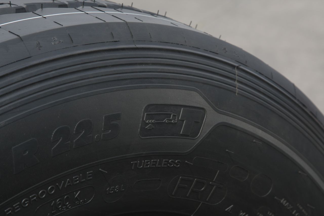 Revista Coche: Michelin lanza en España el neumático para transporte ...