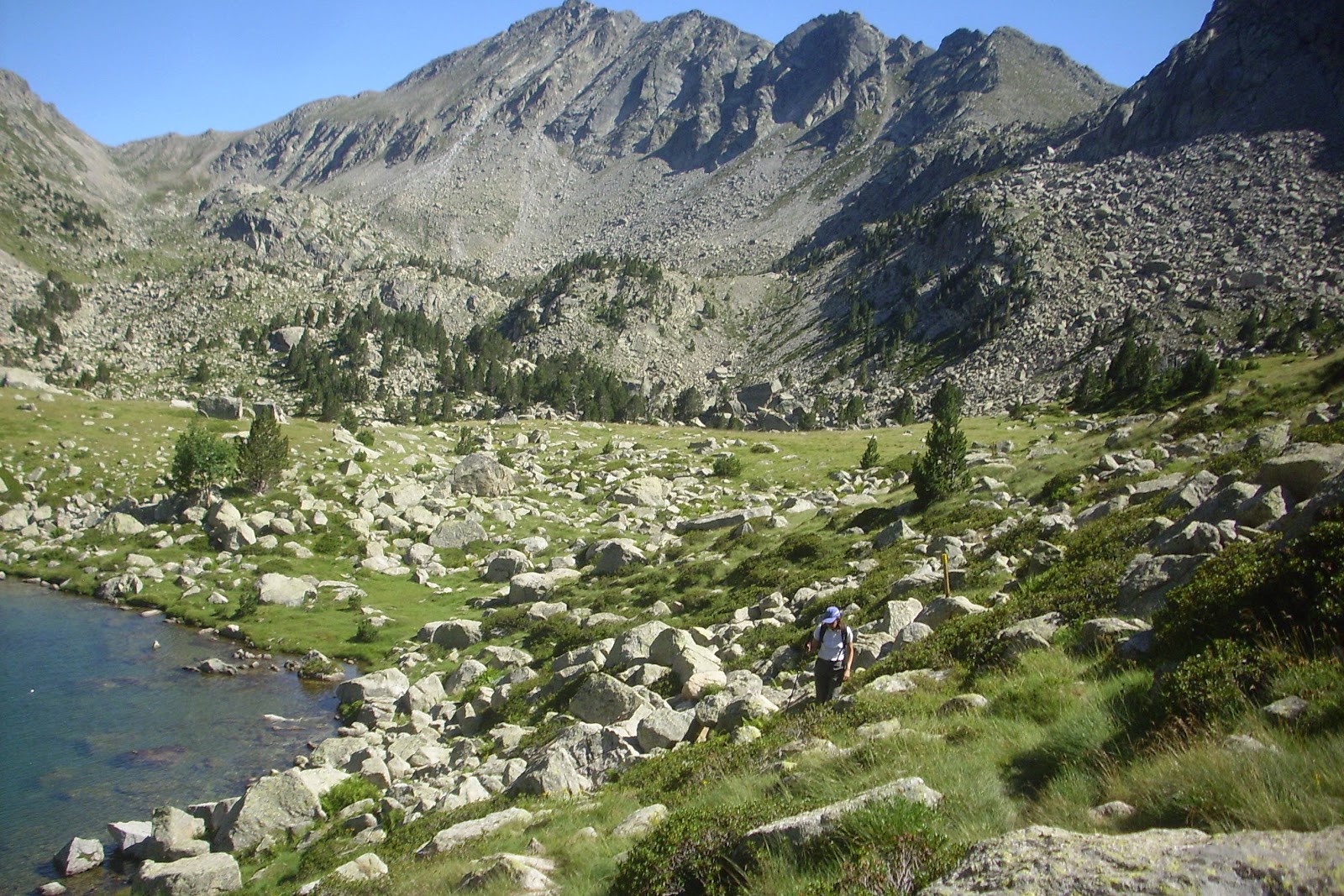 goterris: DEL PLANELL D'AIGÜESTORTES ALS ESTANYS DE DELLUI