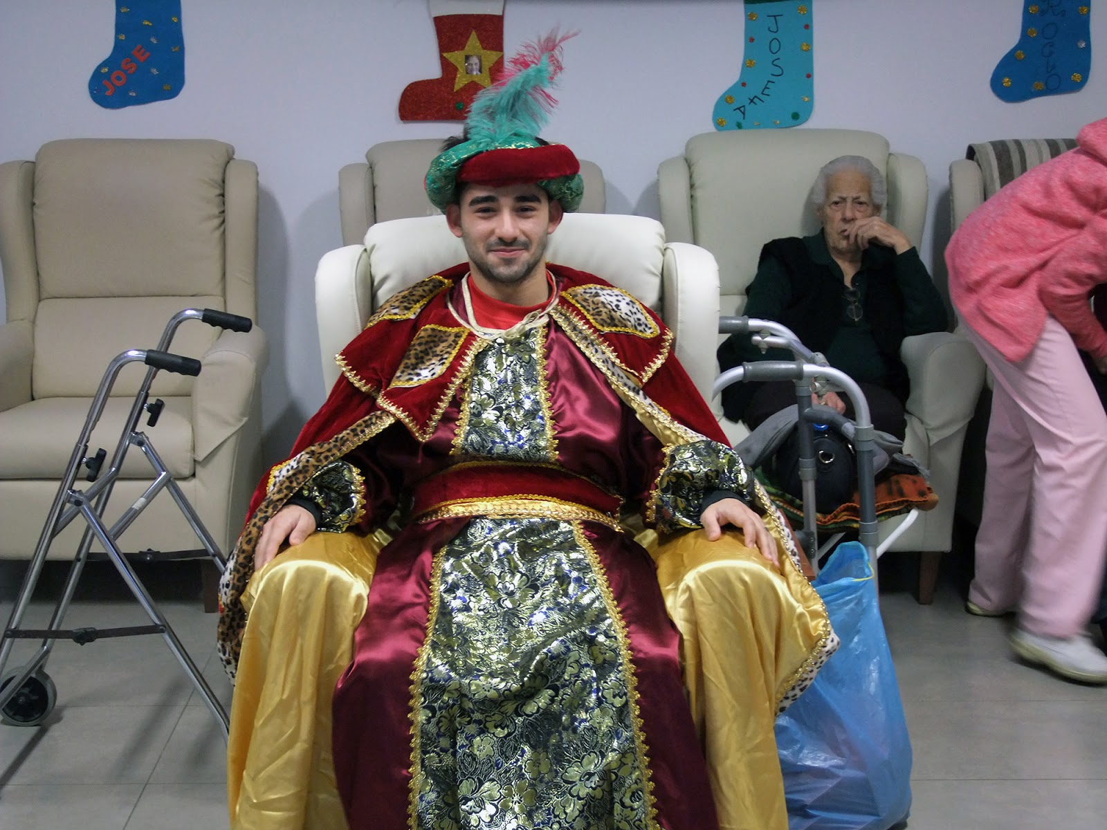 Visita del Paje Real al Centro de Día - Ayuntamiento de Guadiana