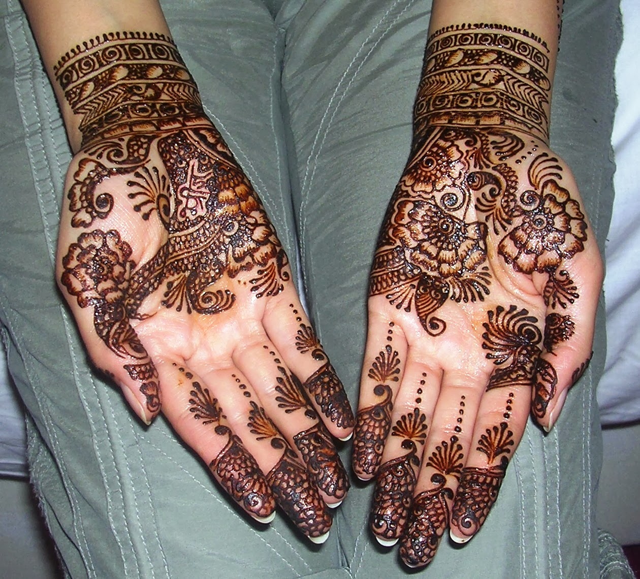 Some Mehndi Design For Ladies ~ SIVANY