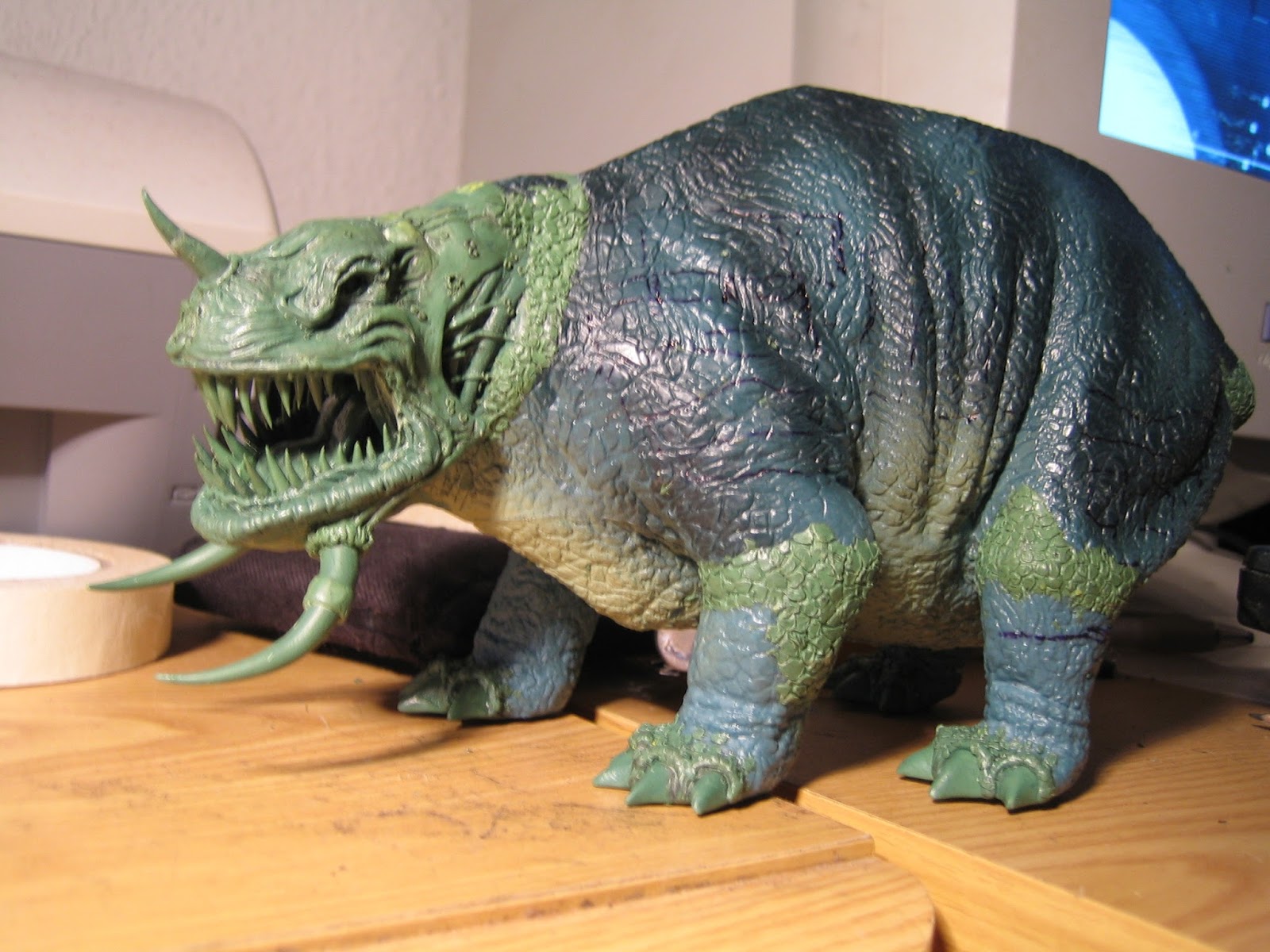 RetributionAngel: 40k SQUIGGOTH scratchbuild from Green Stuff