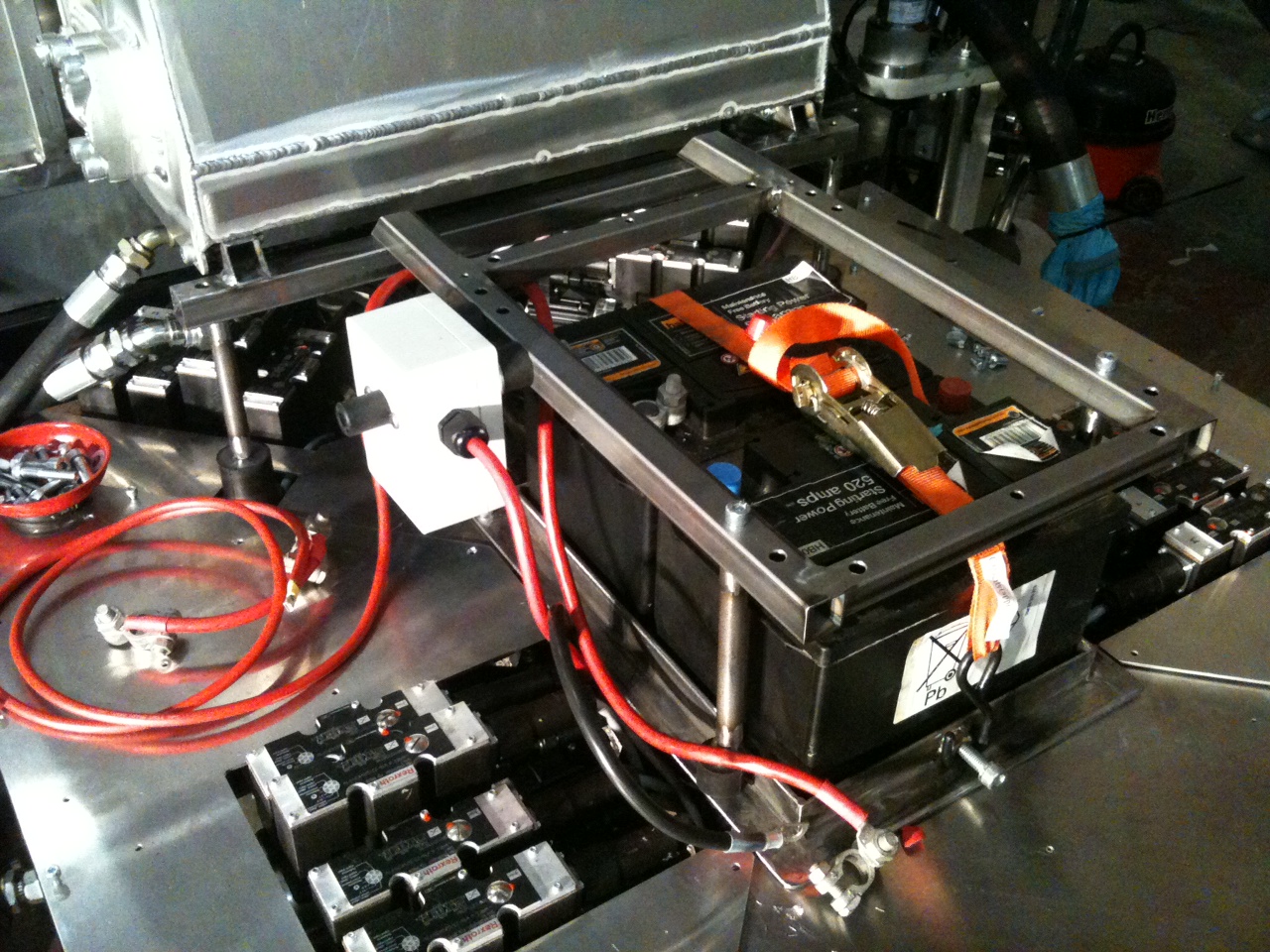 Mantis Hexapod Build Diary: Power distribution re-wire and battery box