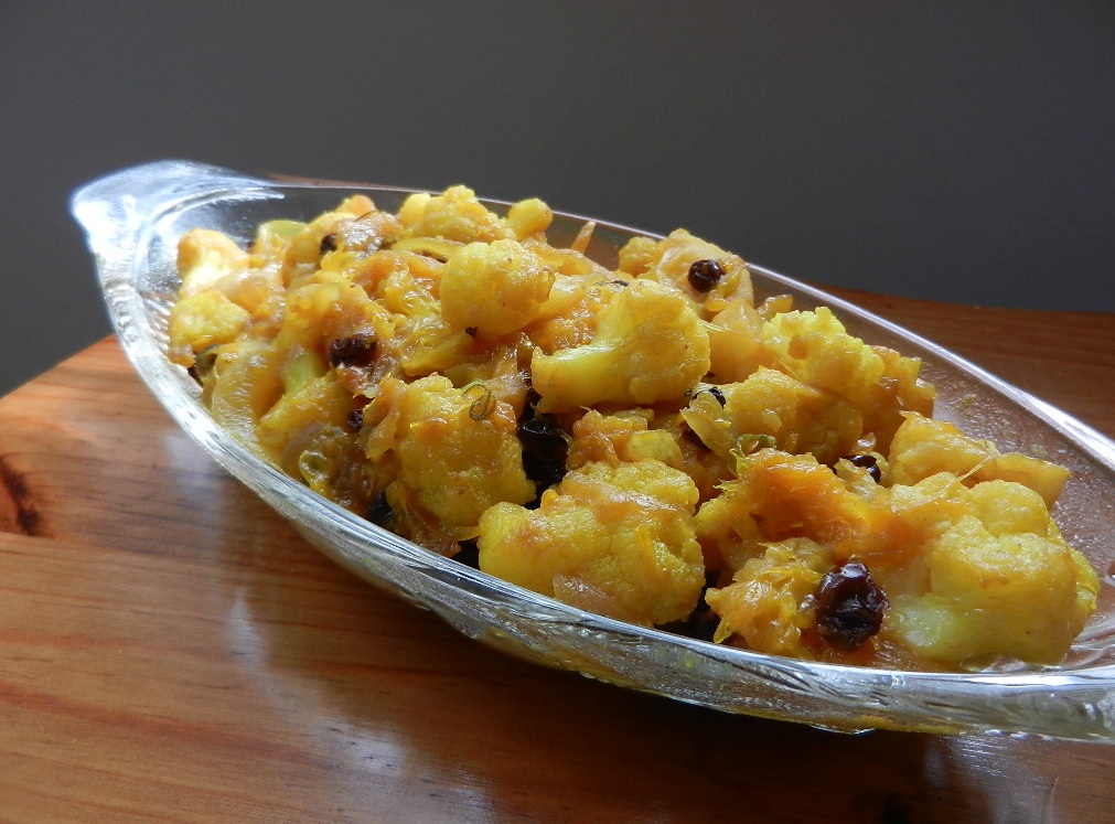 Sizzling Indian Recipes.....: Cauliflower and Orange subzi with ...