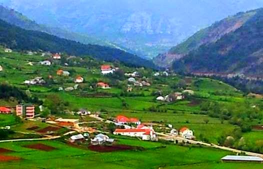 Lura herë Shtet,herë Kryeqytet,herë Mbret,herë për vete,gjithmonë për ...