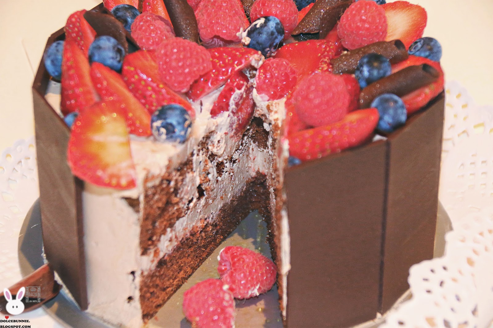 A surprise celebration cake by Michel’s Patisserie | DolceBunnie