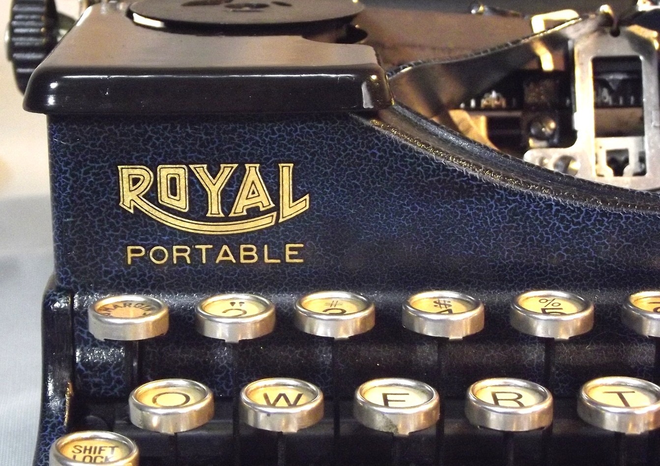 oz.Typewriter: The First Royal Portable Typewriter: 90 Years Ago Today