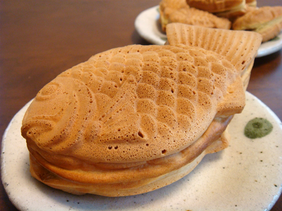 What a Feeling Japan: たい焼き Taiyaki ~ Popular sweets.