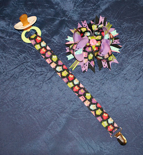 Tweet Cheeks Boutique: Matching Pacifier Clips