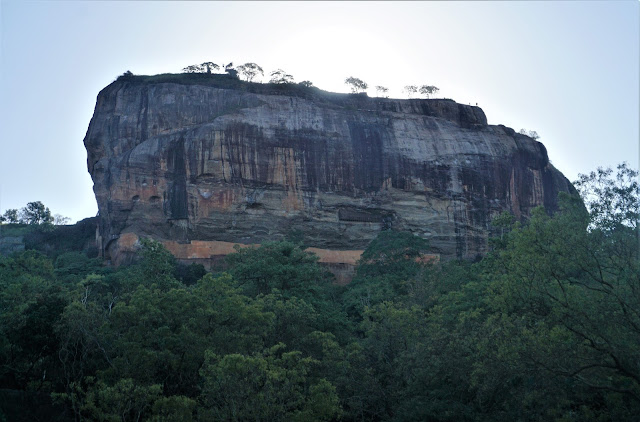 Souvenir Chronicles: SRI LANKA: SIGIRIYA ROCK