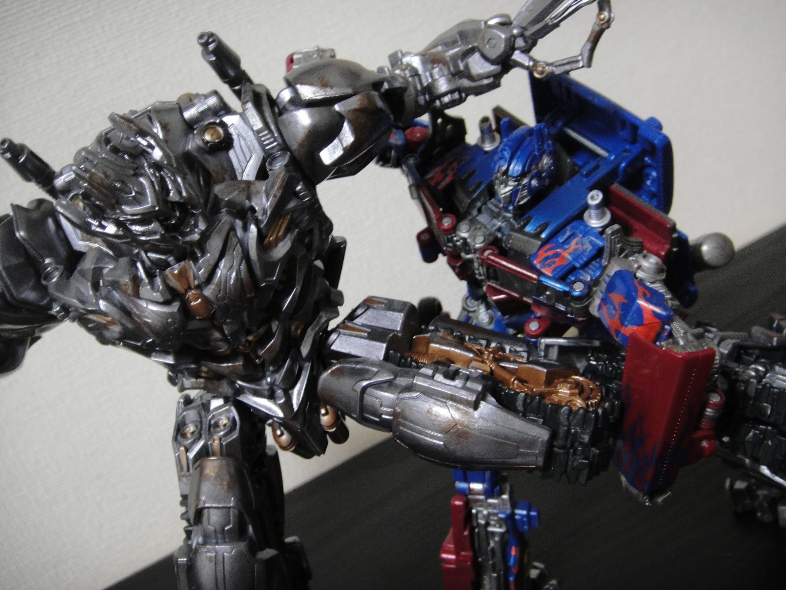 メガトロン（スタジオシリーズ）リペイント Transformers Studio Series Megatron Custom Repaint