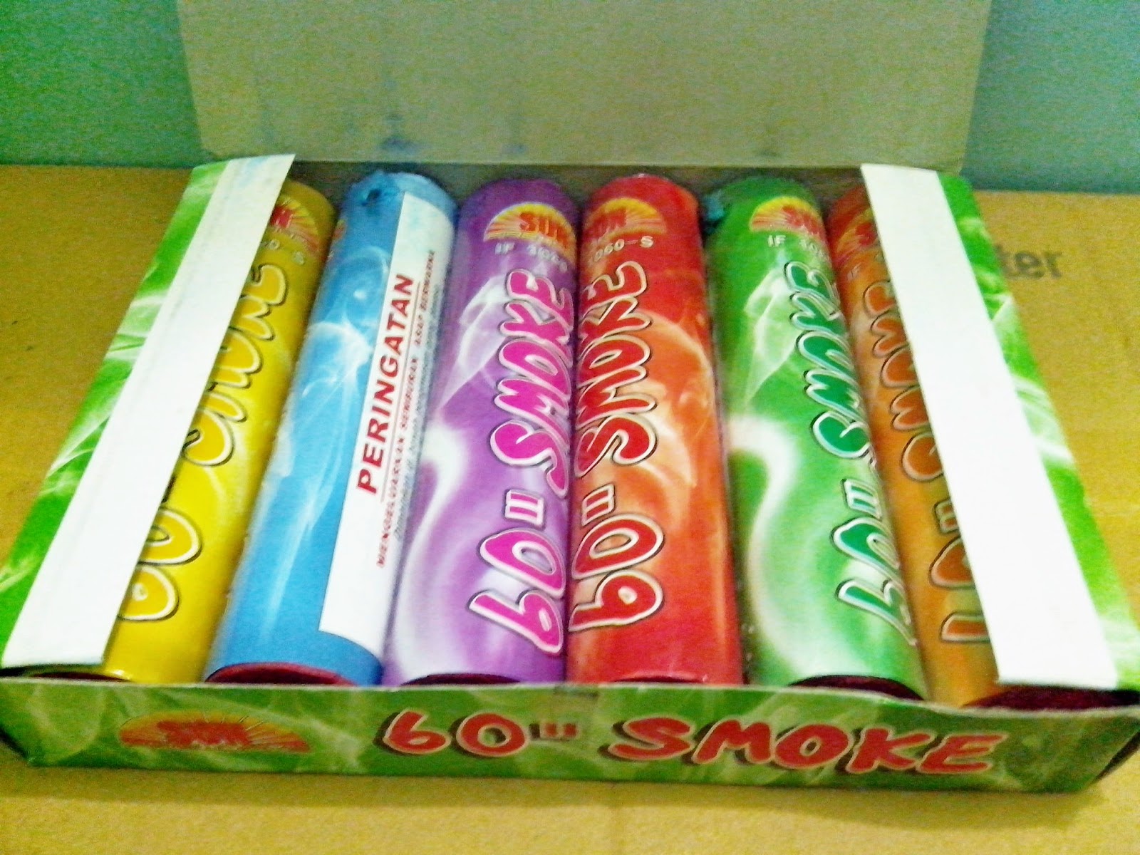 Colour Smoke 60" | Smoke Bomb | Hand Flare | Flame | Strobo