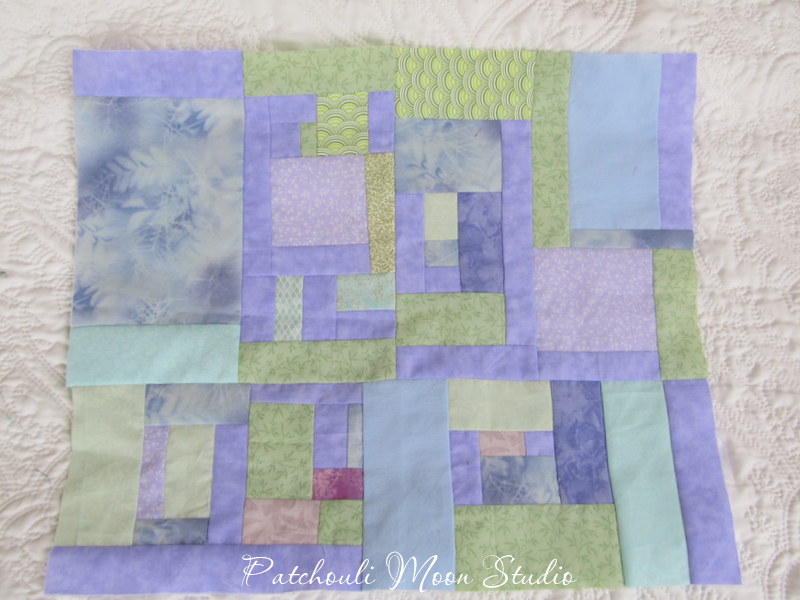 Patchouli Moon Studio: Sew a Scrappy Background Tutorial