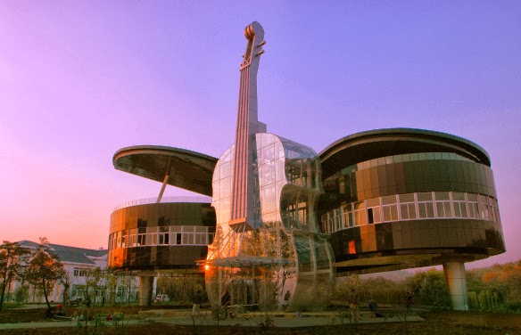 Xing Fu: THE PIANO AND VIOLIN BUILDING