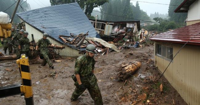 The Big Wobble : Almost 100,000 evacuated or advised to leave ...