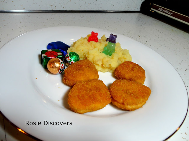 Tyson Chicken Nugget Christmas Tree With Presents! - Rosie Discovers