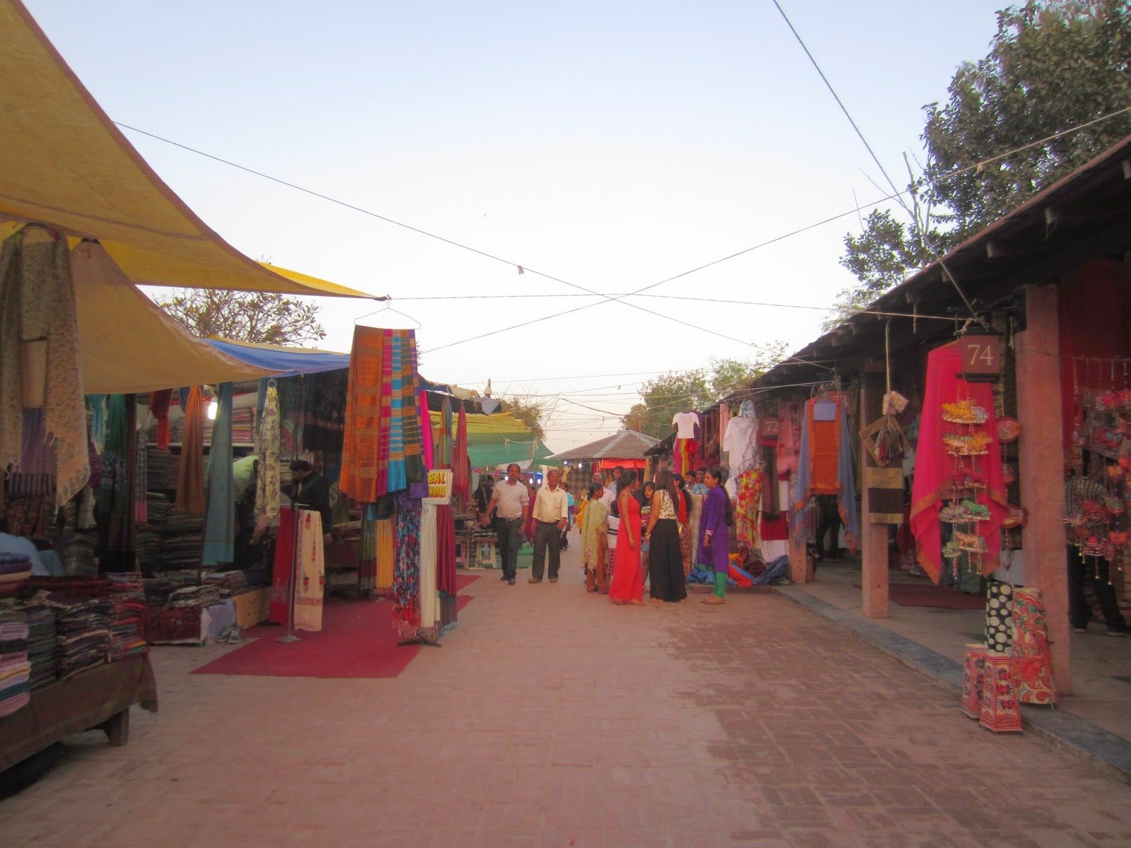 My World: Shopping in Delhi, Dilli Haat and Sarojini Nagar Market