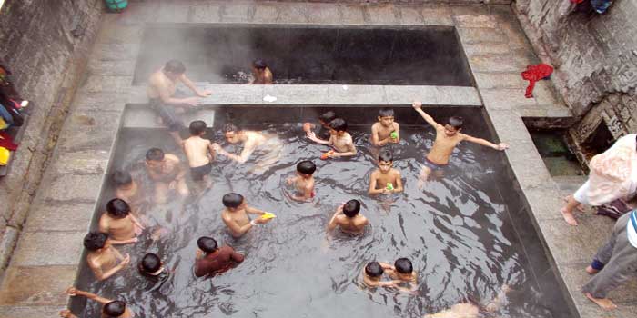Manikaran Hot Water in Spring - We love Himachal