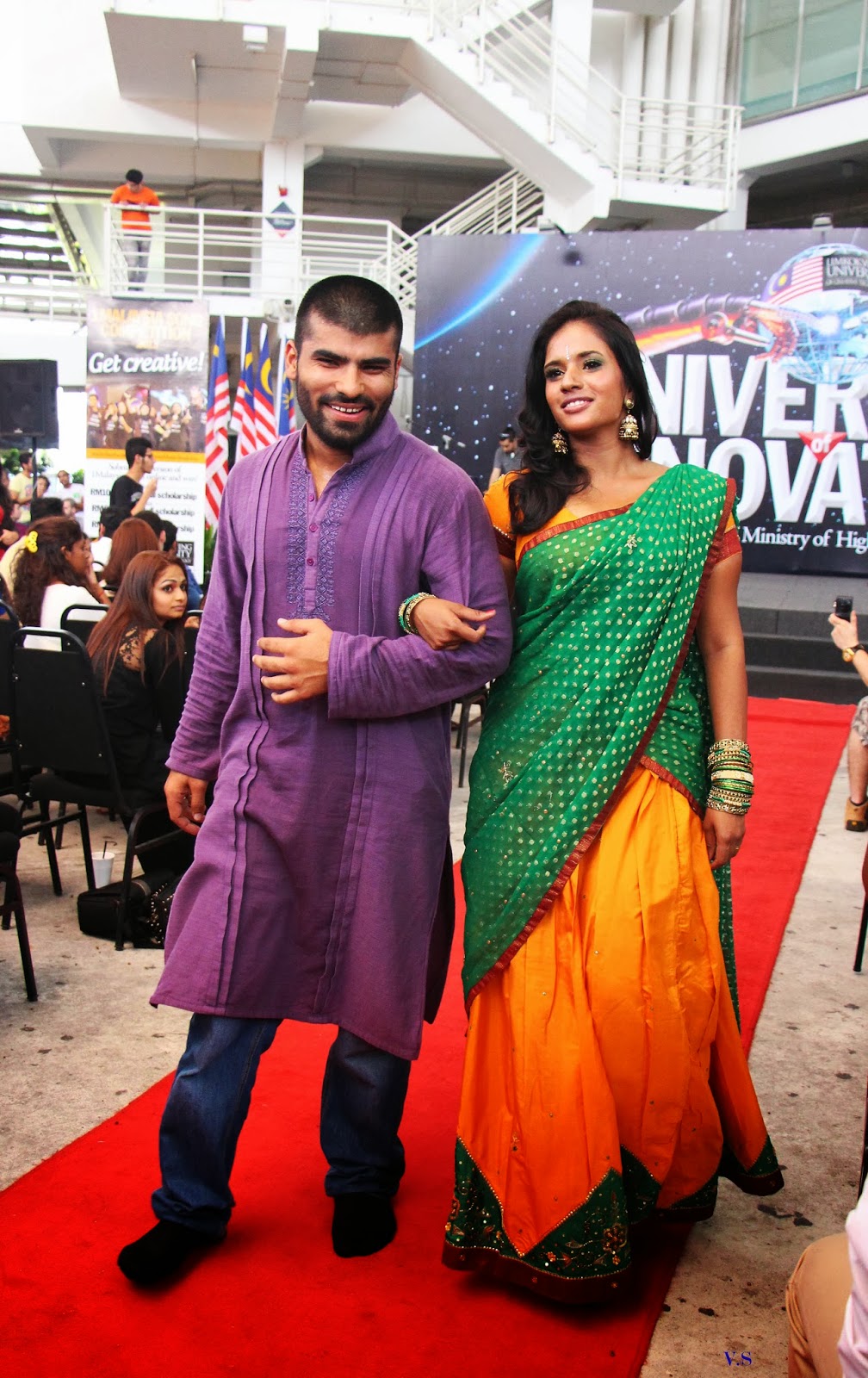 VIOLA PLAYS THE WORLD: Fashion Show - Indian Traditional Costume