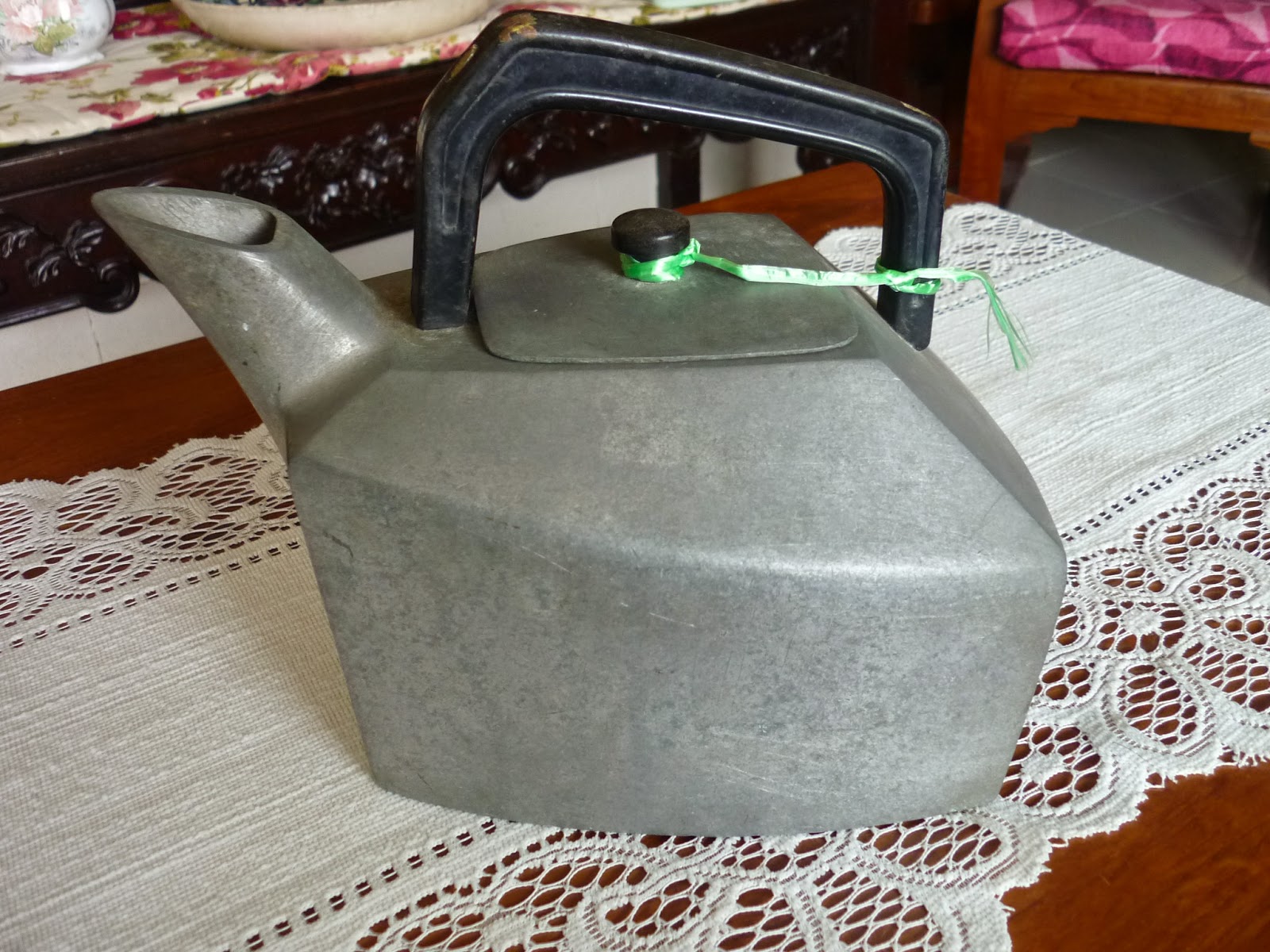 Mama's Heritage: cerek air besi