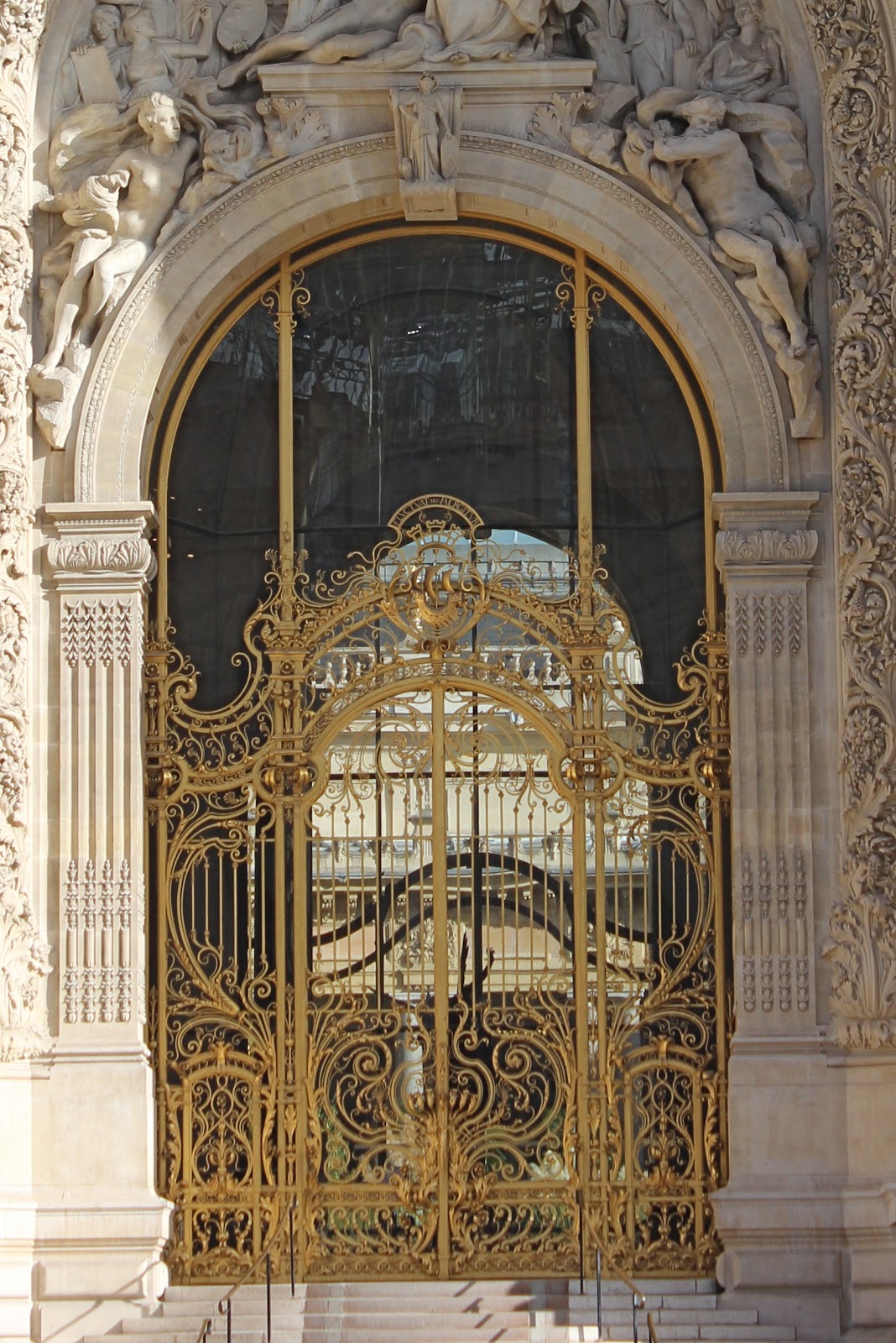 Dreams in HD: The Doors of Paris