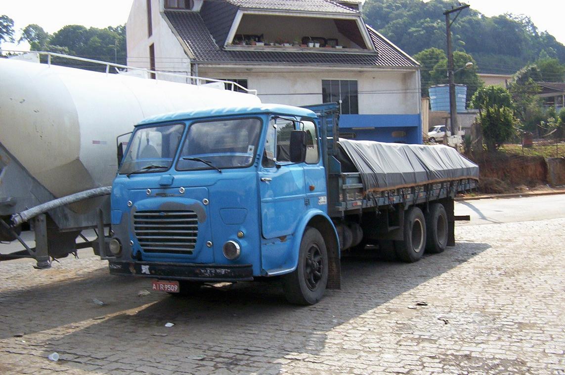 Veículos em Geral: Caminhão Fnm 180