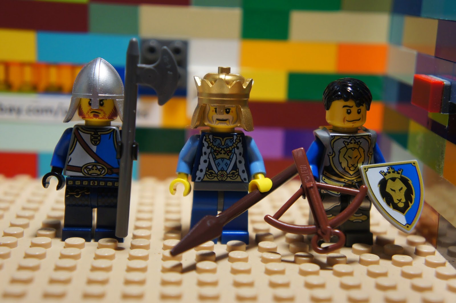 LEGO Kingdoms Castle Army LION ARMY Minifigures + King Guard Weapon ...