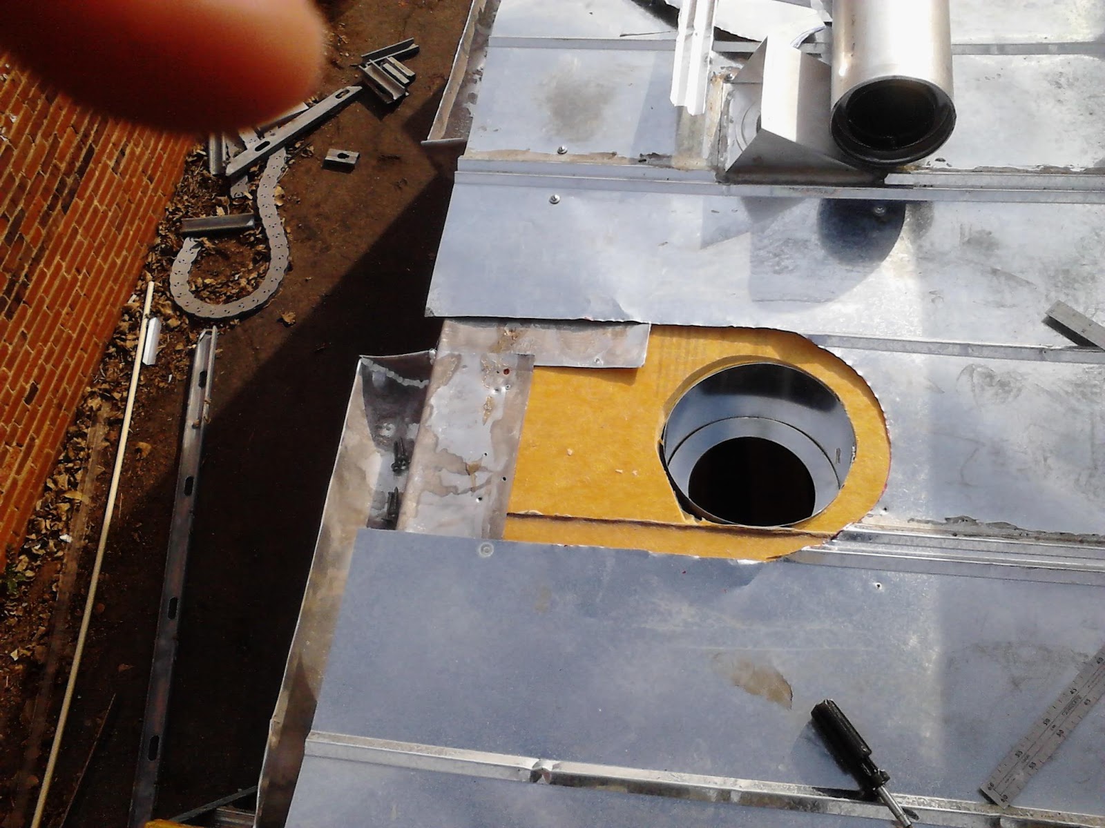 Building a Home-made Solar Powered Travel Trailer From the ground up ...