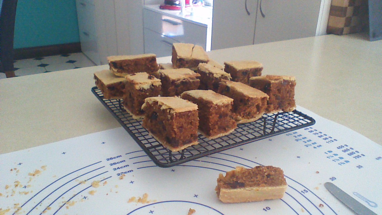 Garden Path Kitchen Door: CHESTER SLICE ..DONKEY CAKE ....GUR CAKE