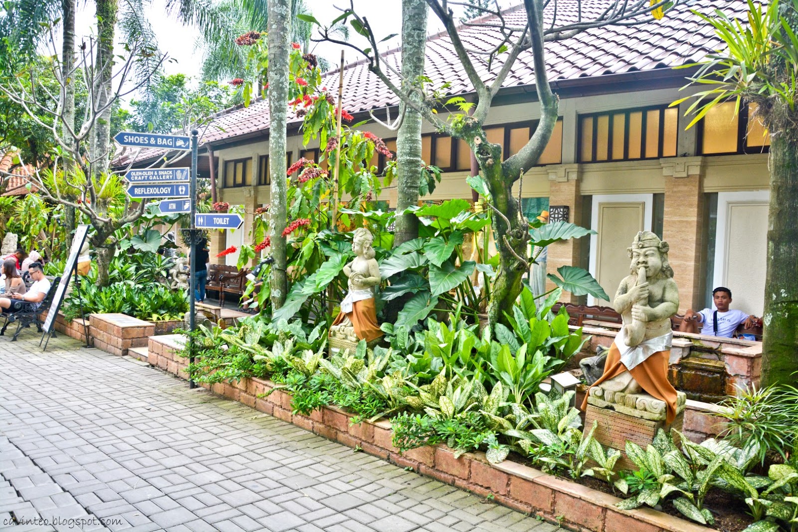 Entree Kibbles: Branded Factory Outlet Shopping - Rumah Mode, Secret ...