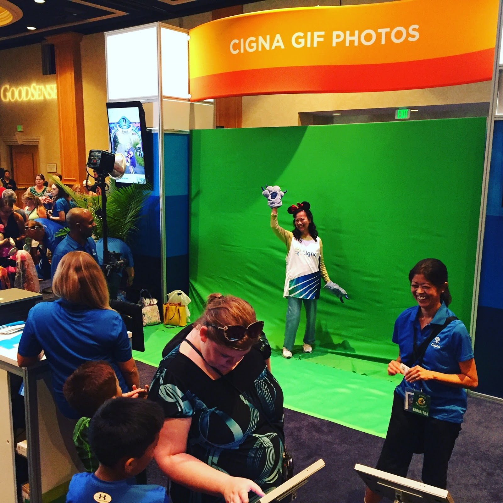 Green Screen Photography: Orlando Green Screen Photo Booth for Events